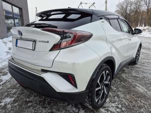 White Toyota C-HR 2017 in Taurage, with an engine capacity of 1.80 L and mileage of 176 thousand km for 12900 €, photo 15 on AUTOMOTO.COM.LV