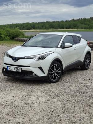 Balts Toyota C-HR 2017 Jūrmala, ar dzinēja tilpumu 1.80 L un nobraukumu 90 tūkst. km par 17700 €, foto 5 vietnē AUTOMOTO.COM.LV
