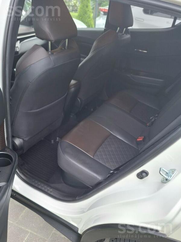 Balts Toyota C-HR 2017 Jūrmala, ar dzinēja tilpumu 1.80 L un nobraukumu 90 tūkst. km par 17700 €, foto 7 vietnē AUTOMOTO.COM.LV