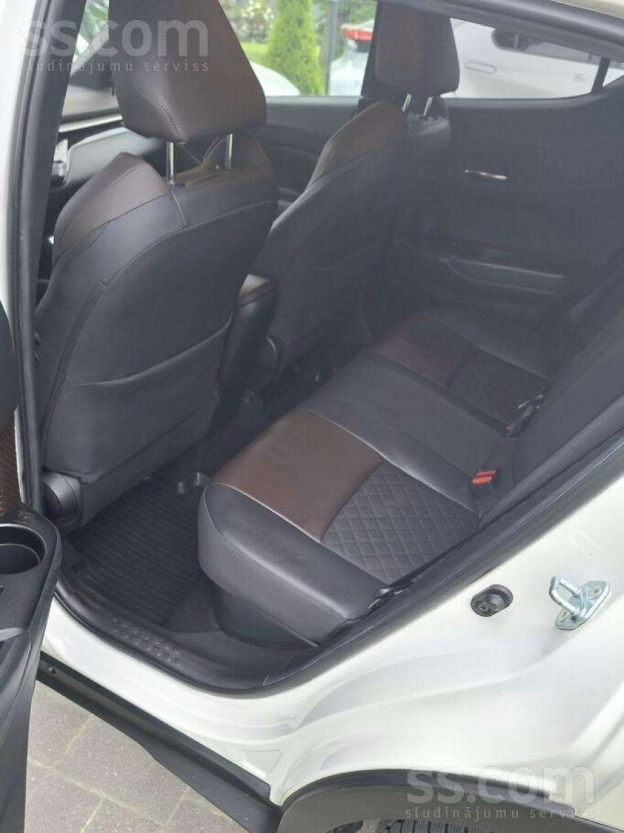 Balts Toyota C-HR 2017 Jūrmala, ar dzinēja tilpumu 1.80 L un nobraukumu 90 tūkst. km par 17700 €, foto 8 vietnē AUTOMOTO.COM.LV