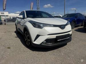 Balts Toyota C-HR 2017 Panevēža, ar dzinēja tilpumu 1.80 L un nobraukumu 194 tūkst. km par 14300 €, foto  vietnē AUTOMOTO.COM.LV