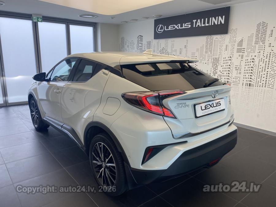 Balts Toyota C-HR 2017 Tallina, ar dzinēja tilpumu 1.20 L un nobraukumu 94 tūkst. km par 14900 €, foto 3 vietnē AUTOMOTO.COM.LV