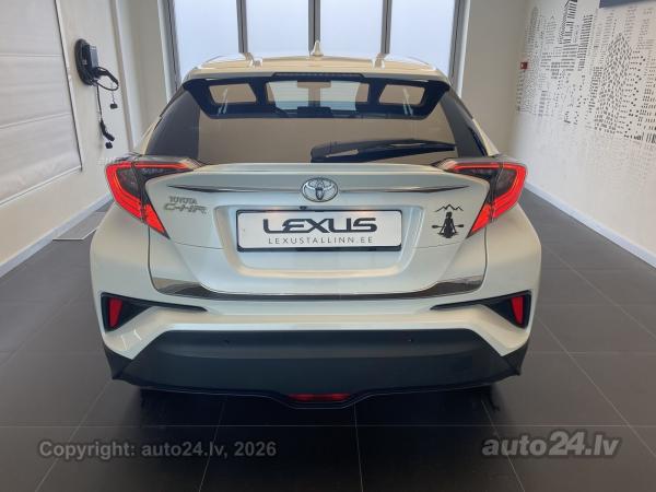 Balts Toyota C-HR 2017 Tallina, ar dzinēja tilpumu 1.20 L un nobraukumu 94 tūkst. km par 14900 €, foto 3 vietnē AUTOMOTO.COM.LV