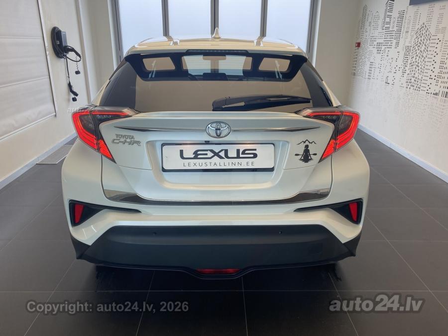 Balts Toyota C-HR 2017 Tallina, ar dzinēja tilpumu 1.20 L un nobraukumu 94 tūkst. km par 14900 €, foto 4 vietnē AUTOMOTO.COM.LV