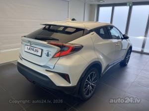 Balts Toyota C-HR 2017 Tallina, ar dzinēja tilpumu 1.20 L un nobraukumu 94 tūkst. km par 14900 €, foto 7 vietnē AUTOMOTO.COM.LV