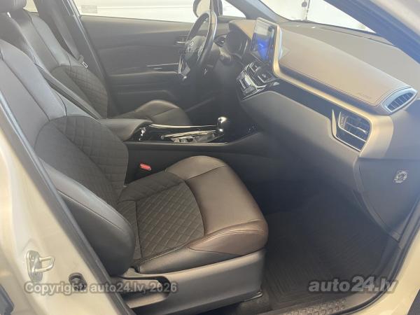 Balts Toyota C-HR 2017 Tallina, ar dzinēja tilpumu 1.20 L un nobraukumu 94 tūkst. km par 14900 €, foto 8 vietnē AUTOMOTO.COM.LV