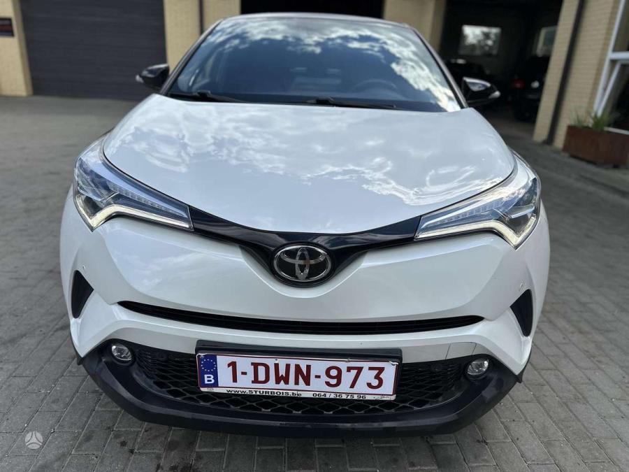 Белый Тойота C-HR 2017 в Утена, объемом двигателя 1.20 л и пробегом 120 тыс. км за 11950 €, фото 1 на AUTOMOTO.COM.LV