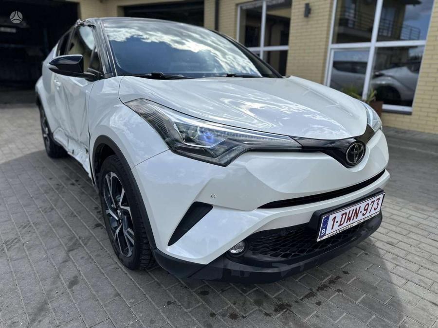 Белый Тойота C-HR 2017 в Утена, объемом двигателя 1.20 л и пробегом 120 тыс. км за 11950 €, фото 7 на AUTOMOTO.COM.LV