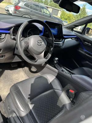 Белый Тойота C-HR 2017 в Утена, объемом двигателя 1.20 л и пробегом 120 тыс. км за 11950 €, фото 15 на AUTOMOTO.COM.LV