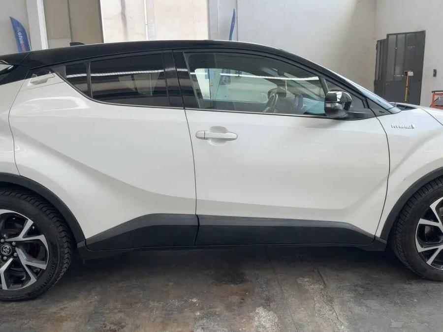Balts Toyota C-HR 2017 Daugavpils, ar dzinēja tilpumu 1.80 L un nobraukumu 118 tūkst. km par 16500 €, foto 4 vietnē AUTOMOTO.COM.LV
