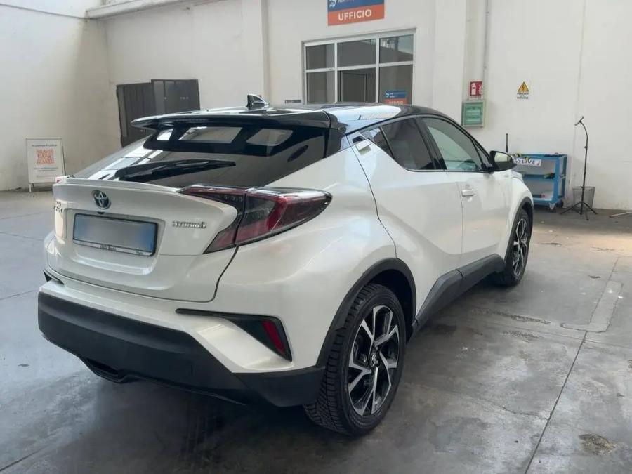 Balts Toyota C-HR 2017 Daugavpils, ar dzinēja tilpumu 1.80 L un nobraukumu 118 tūkst. km par 16500 €, foto 8 vietnē AUTOMOTO.COM.LV