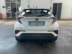 Balts Toyota C-HR 2017 Daugavpils, ar dzinēja tilpumu 1.80 L un nobraukumu 118 tūkst. km par 16500 €, foto 9 vietnē AUTOMOTO.COM.LV