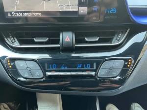 Balts Toyota C-HR 2017 Daugavpils, ar dzinēja tilpumu 1.80 L un nobraukumu 118 tūkst. km par 16500 €, foto 14 vietnē AUTOMOTO.COM.LV
