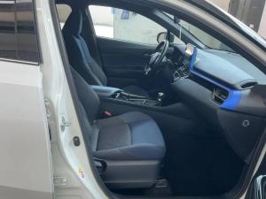Balts Toyota C-HR 2017 Daugavpils, ar dzinēja tilpumu 1.80 L un nobraukumu 118 tūkst. km par 16500 €, foto 17 vietnē AUTOMOTO.COM.LV