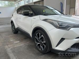 Белый Тойота C-HR 2017 в Даугавпилс, объемом двигателя 1.80 л и пробегом 118 тыс. км за 16500 €, фото 4 на AUTOMOTO.COM.LV