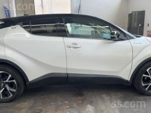 Белый Тойота C-HR 2017 в Даугавпилс, объемом двигателя 1.80 л и пробегом 118 тыс. км за 16500 €, фото 6 на AUTOMOTO.COM.LV