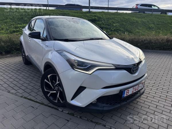 Белый Тойота C-HR 2017 в Даугавпилс, объемом двигателя 1.80 л и пробегом 118 тыс. км за 16750 €, фото 3 на AUTOMOTO.COM.LV