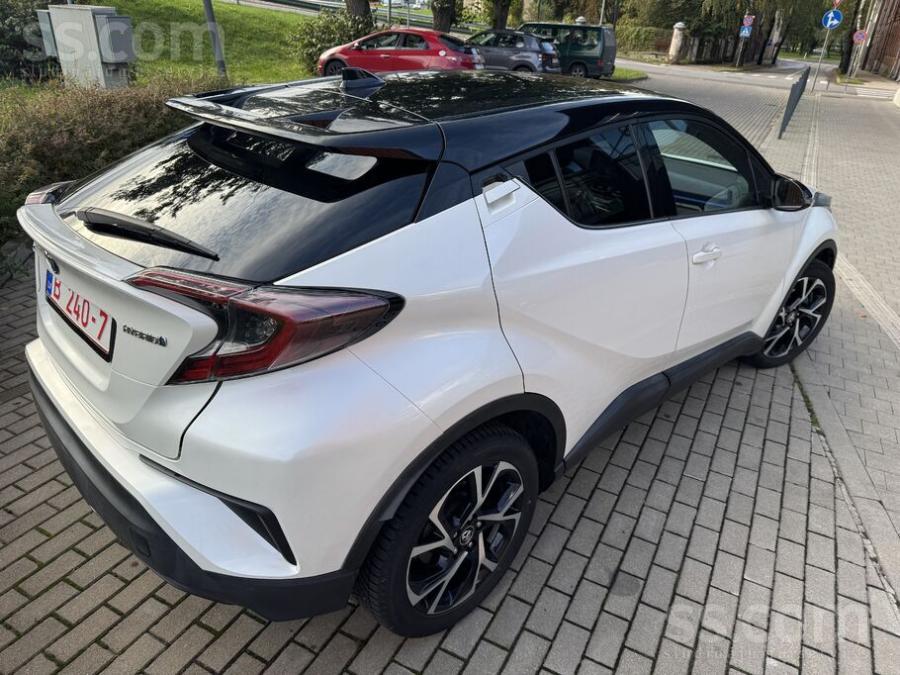 Белый Тойота C-HR 2017 в Даугавпилс, объемом двигателя 1.80 л и пробегом 118 тыс. км за 16750 €, фото 5 на AUTOMOTO.COM.LV