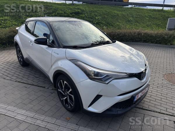Белый Тойота C-HR 2017 в Даугавпилс, объемом двигателя 1.80 л и пробегом 118 тыс. км за 16750 €, фото 8 на AUTOMOTO.COM.LV
