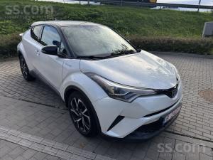 Белый Тойота C-HR 2017 в Даугавпилс, объемом двигателя 1.80 л и пробегом 118 тыс. км за 16750 €, фото 8 на AUTOMOTO.COM.LV