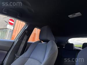 Белый Тойота C-HR 2017 в Даугавпилс, объемом двигателя 1.80 л и пробегом 118 тыс. км за 16750 €, фото 29 на AUTOMOTO.COM.LV