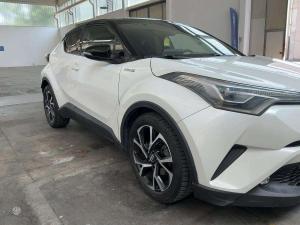 White Toyota C-HR 2017 in Daugavpils, with an engine capacity of 1.80 L and mileage of 118 thousand km for 16500 €, photo 1 on AUTOMOTO.COM.LV