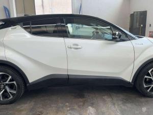 Белый Тойота C-HR 2017 в Даугавпилс, объемом двигателя 1.80 л и пробегом 118 тыс. км за 16500 €, фото 4 на AUTOMOTO.COM.LV