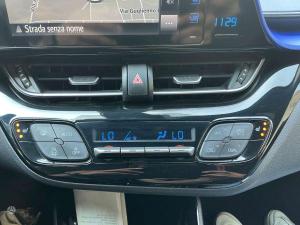 Белый Тойота C-HR 2017 в Даугавпилс, объемом двигателя 1.80 л и пробегом 118 тыс. км за 16500 €, фото 13 на AUTOMOTO.COM.LV
