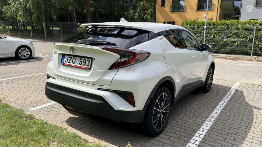Белый Тойота C-HR 2017 в Вильнюс, объемом двигателя 1.20 л и пробегом 104 тыс. км за 14500 €, фото 7 на AUTOMOTO.COM.LV