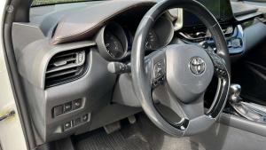 Белый Тойота C-HR 2017 в Вильнюс, объемом двигателя 1.20 л и пробегом 104 тыс. км за 14500 €, фото 18 на AUTOMOTO.COM.LV
