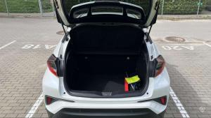 Белый Тойота C-HR 2017 в Вильнюс, объемом двигателя 1.20 л и пробегом 104 тыс. км за 14500 €, фото 46 на AUTOMOTO.COM.LV