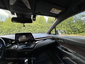 Белый Тойота C-HR 2017 в Нарва, объемом двигателя 1.20 л и пробегом 86 тыс. км за 14900 €, фото  на AUTOMOTO.COM.LV