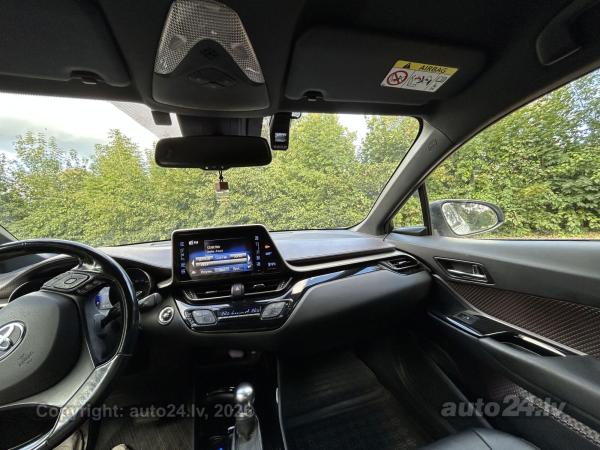 Белый Тойота C-HR 2017 в Нарва, объемом двигателя 1.20 л и пробегом 86 тыс. км за 14900 €, фото 3 на AUTOMOTO.COM.LV