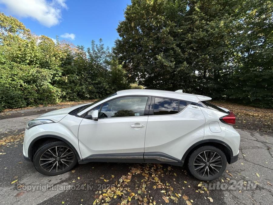 Белый Тойота C-HR 2017 в Нарва, объемом двигателя 1.20 л и пробегом 86 тыс. км за 14900 €, фото 5 на AUTOMOTO.COM.LV
