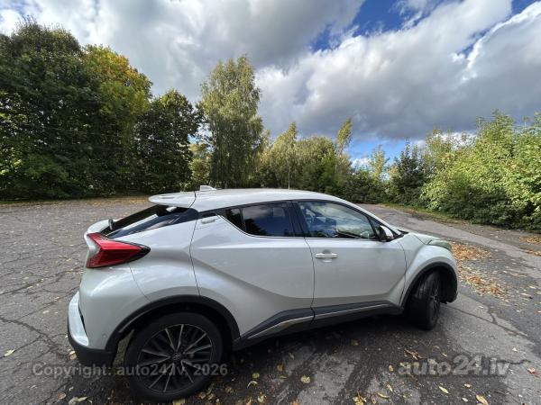 Белый Тойота C-HR 2017 в Нарва, объемом двигателя 1.20 л и пробегом 86 тыс. км за 14900 €, фото 6 на AUTOMOTO.COM.LV