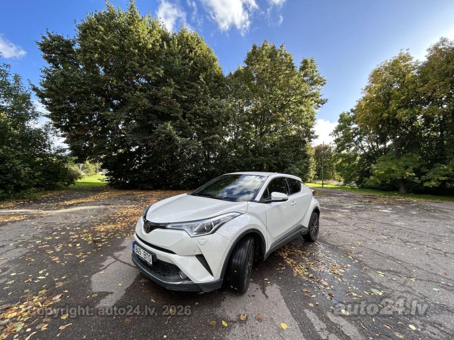 Белый Тойота C-HR 2017 в Нарва, объемом двигателя 1.20 л и пробегом 86 тыс. км за 14900 €, фото 8 на AUTOMOTO.COM.LV