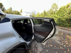 Белый Тойота C-HR 2017 в Нарва, объемом двигателя 1.20 л и пробегом 86 тыс. км за 14900 €, фото 11 на AUTOMOTO.COM.LV