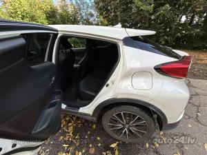 Белый Тойота C-HR 2017 в Нарва, объемом двигателя 1.20 л и пробегом 86 тыс. км за 14900 €, фото 13 на AUTOMOTO.COM.LV