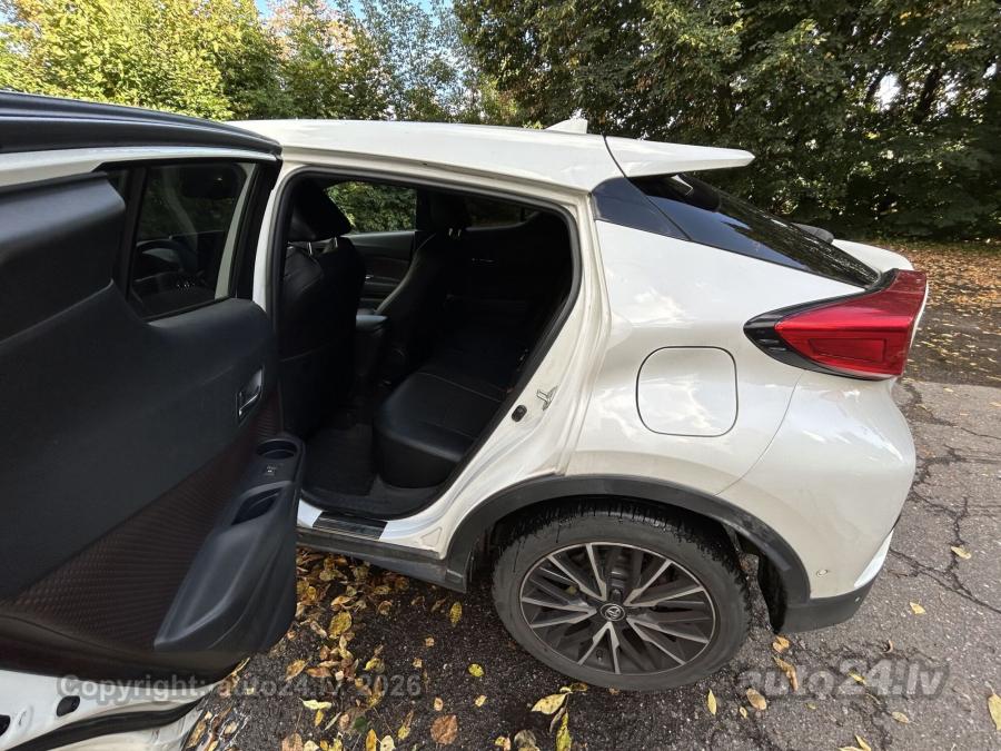 Белый Тойота C-HR 2017 в Нарва, объемом двигателя 1.20 л и пробегом 86 тыс. км за 14900 €, фото 13 на AUTOMOTO.COM.LV