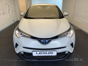 Белый Тойота C-HR 2018 в Таллин, объемом двигателя 1.80 л и пробегом 111 тыс. км за 16900 €, фото 5 на AUTOMOTO.COM.LV