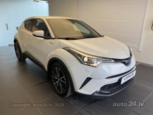 Белый Тойота C-HR 2018 в Таллин, объемом двигателя 1.80 л и пробегом 111 тыс. км за 16900 €, фото 6 на AUTOMOTO.COM.LV
