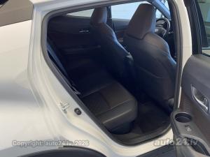 Белый Тойота C-HR 2018 в Таллин, объемом двигателя 1.80 л и пробегом 111 тыс. км за 16900 €, фото 9 на AUTOMOTO.COM.LV