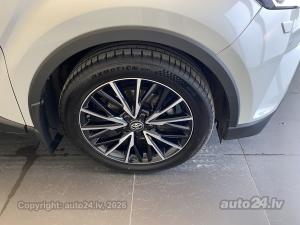 Белый Тойота C-HR 2018 в Таллин, объемом двигателя 1.80 л и пробегом 111 тыс. км за 16900 €, фото 16 на AUTOMOTO.COM.LV