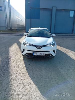 Белый Тойота C-HR 2018 в Таллин, объемом двигателя 1.80 л и пробегом 128 тыс. км за 17300 €, фото 3 на AUTOMOTO.COM.LV