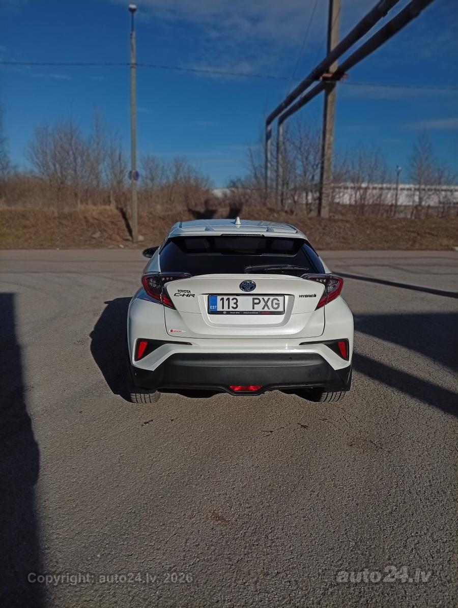 Белый Тойота C-HR 2018 в Таллин, объемом двигателя 1.80 л и пробегом 128 тыс. км за 17300 €, фото 7 на AUTOMOTO.COM.LV