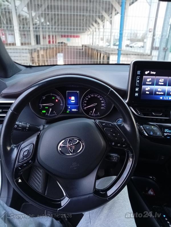 Balts Toyota C-HR 2018 Tallina, ar dzinēja tilpumu 1.80 L un nobraukumu 128 tūkst. km par 17300 €, foto 9 vietnē AUTOMOTO.COM.LV