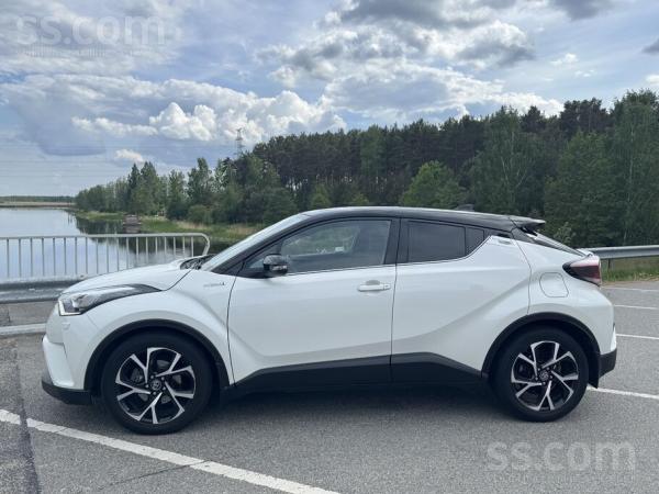 Balts Toyota C-HR 2018 Rīga, ar dzinēja tilpumu 1.80 L un nobraukumu 167 tūkst. km par 16900 €, foto 2 vietnē AUTOMOTO.COM.LV