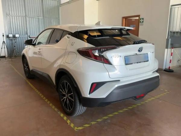 Balts Toyota C-HR 2018 Daugavpils, ar dzinēja tilpumu 1.80 L un nobraukumu 119 tūkst. km par 16250 €, foto 7 vietnē AUTOMOTO.COM.LV