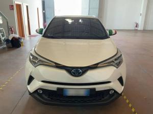 White Toyota C-HR 2018 in Daugavpils, with an engine capacity of 1.80 L and mileage of 119 thousand km for 16250 €, photo  on AUTOMOTO.COM.LV
