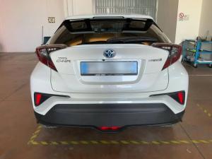 Balts Toyota C-HR 2018 Daugavpils, ar dzinēja tilpumu 1.80 L un nobraukumu 119 tūkst. km par 16250 €, foto 6 vietnē AUTOMOTO.COM.LV